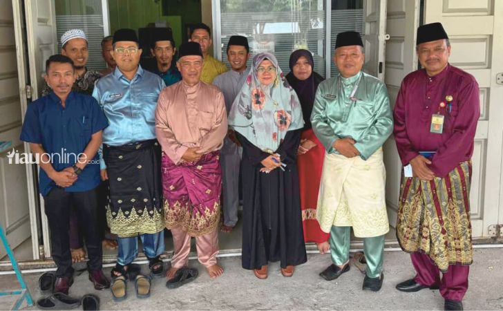 8 Pakaian Adat Melayu Riau, Makna dan Keunikannya