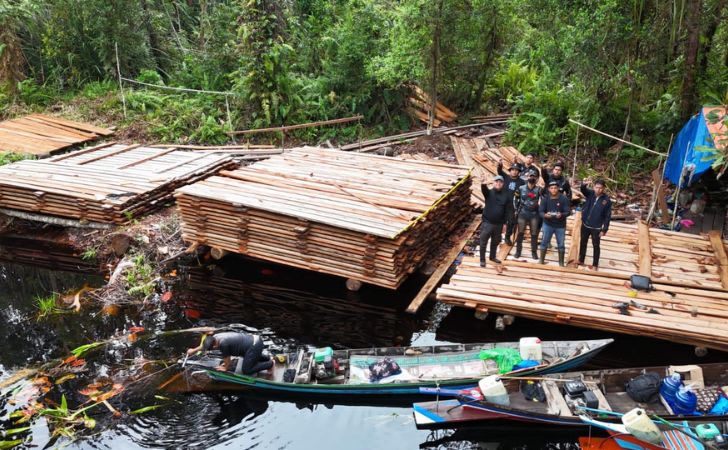 Towing Bar Bercahaya Terang di Pajero Hitam Resahkan Pengendara di ...