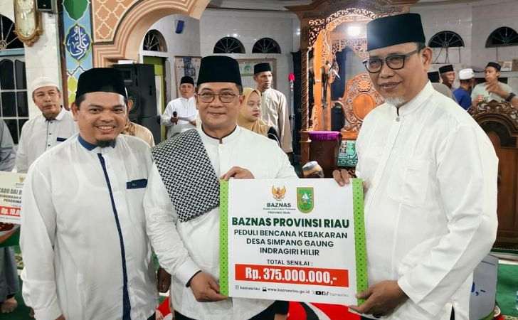 Pemprov Riau Salurkan Rp375 Juta Bagi Korban Kebakaran di Simpang Gaung