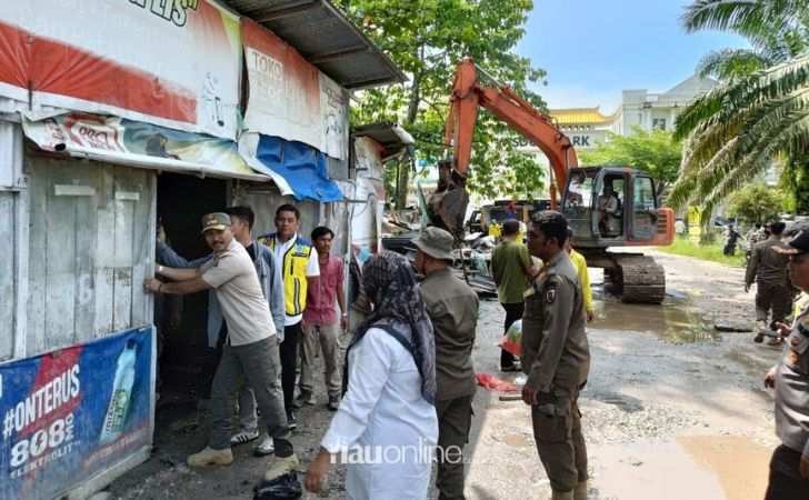 Penertiban Bangunan Liar Jalan Bima Disiapkan untuk Perbaikan Jalan dan Drainase
